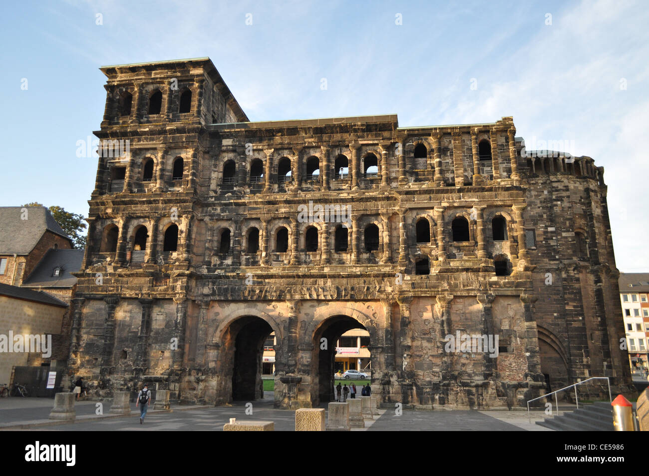 Porta nigra treviri -Fotos und -Bildmaterial in hoher Auflösung – Alamy