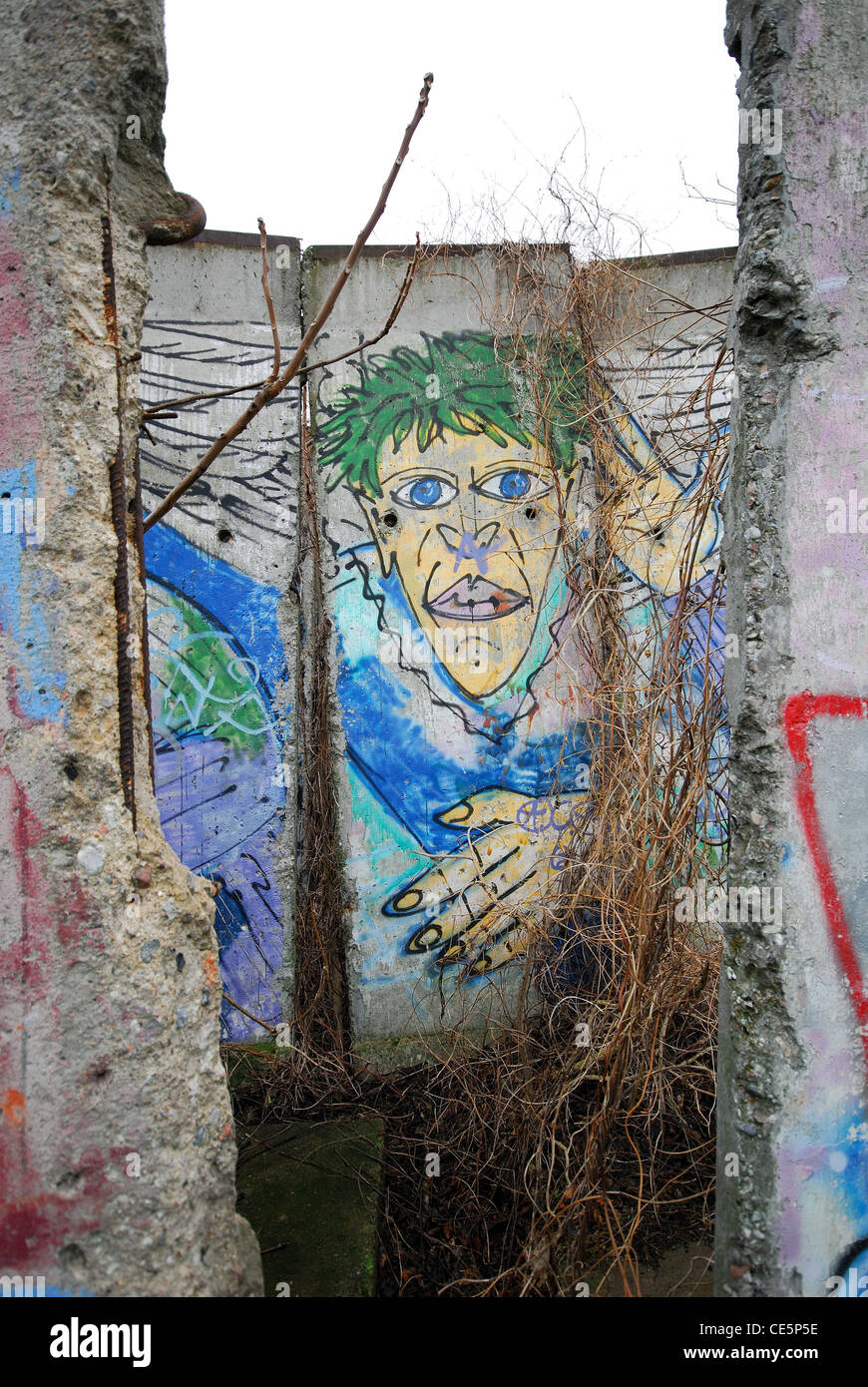 BERLIN, DEUTSCHLAND. Reste der Berliner Mauer an der Gedenkstätte ...