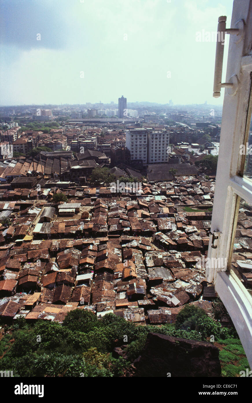 High rise buildings slums mumbai -Fotos und -Bildmaterial in hoher ...