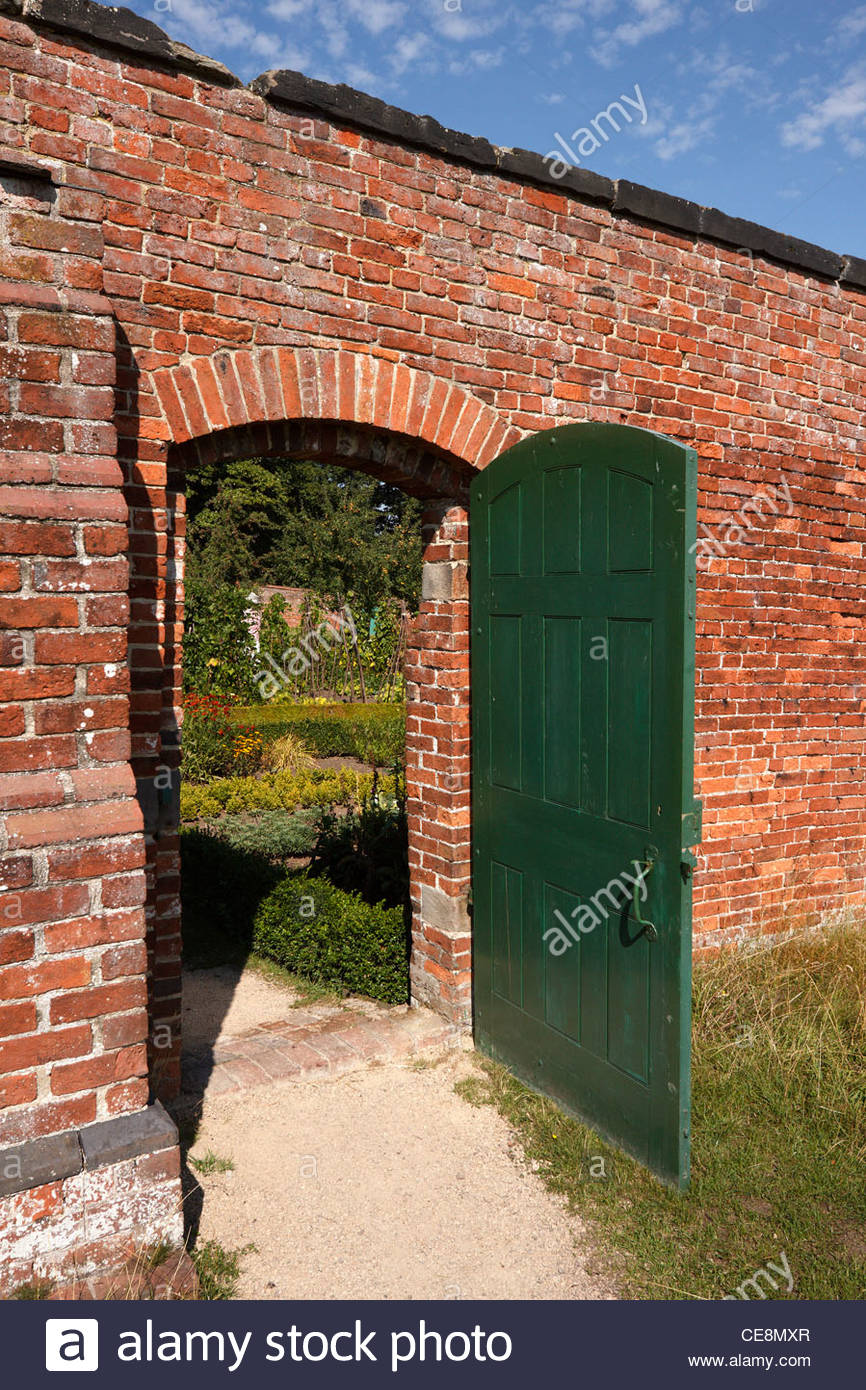 Red Brick Wall Arch Stockfotos und -bilder Kaufen - Alamy