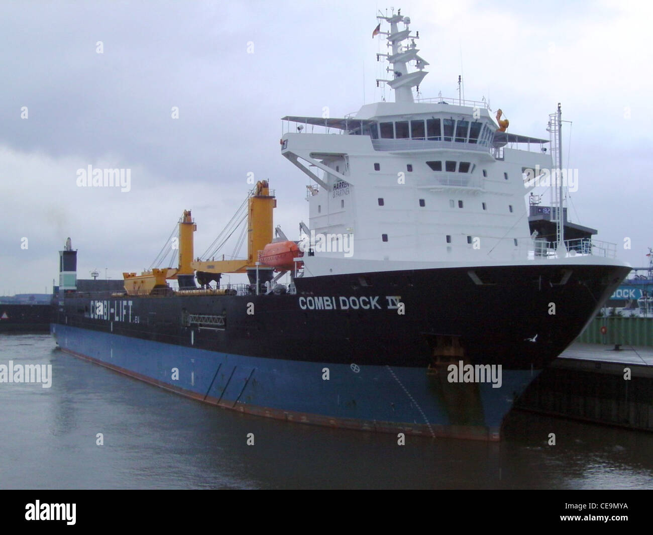 Heavy lift vessel -Fotos und -Bildmaterial in hoher Auflösung – Alamy