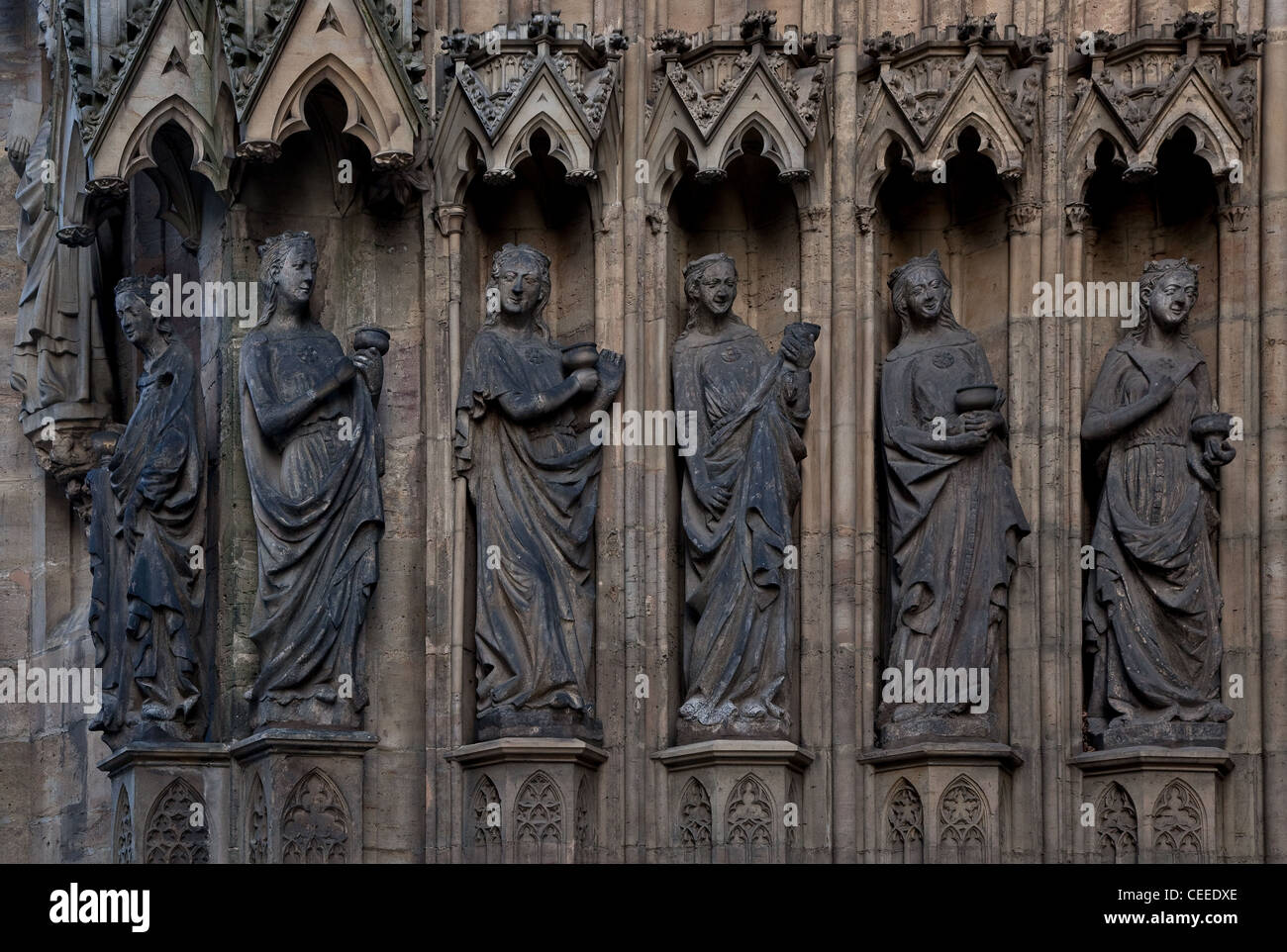 Dom triangelportal -Fotos und -Bildmaterial in hoher Auflösung – Alamy