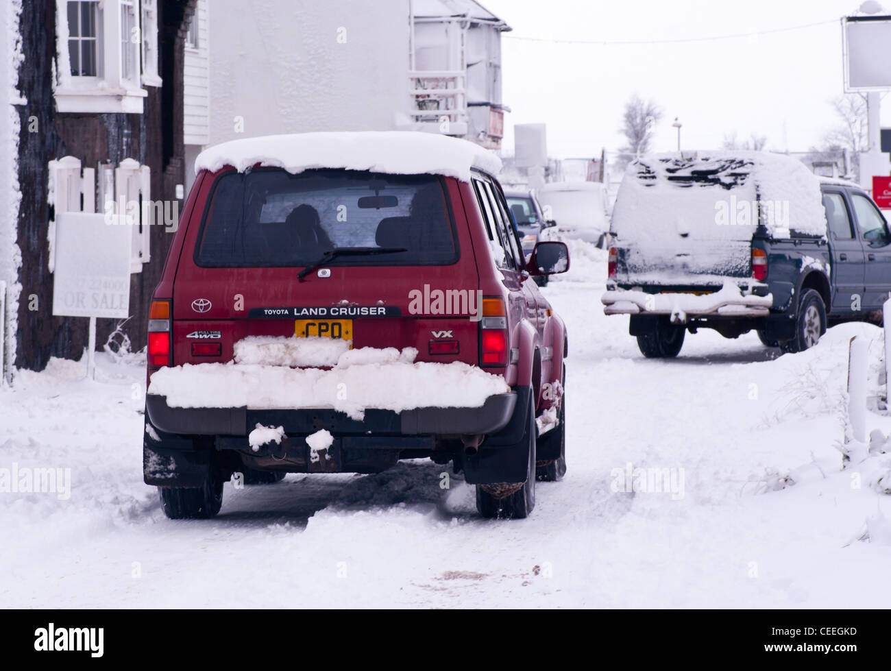 Autos Fahren Im Schnee Stockfotos und -bilder Kaufen - Alamy