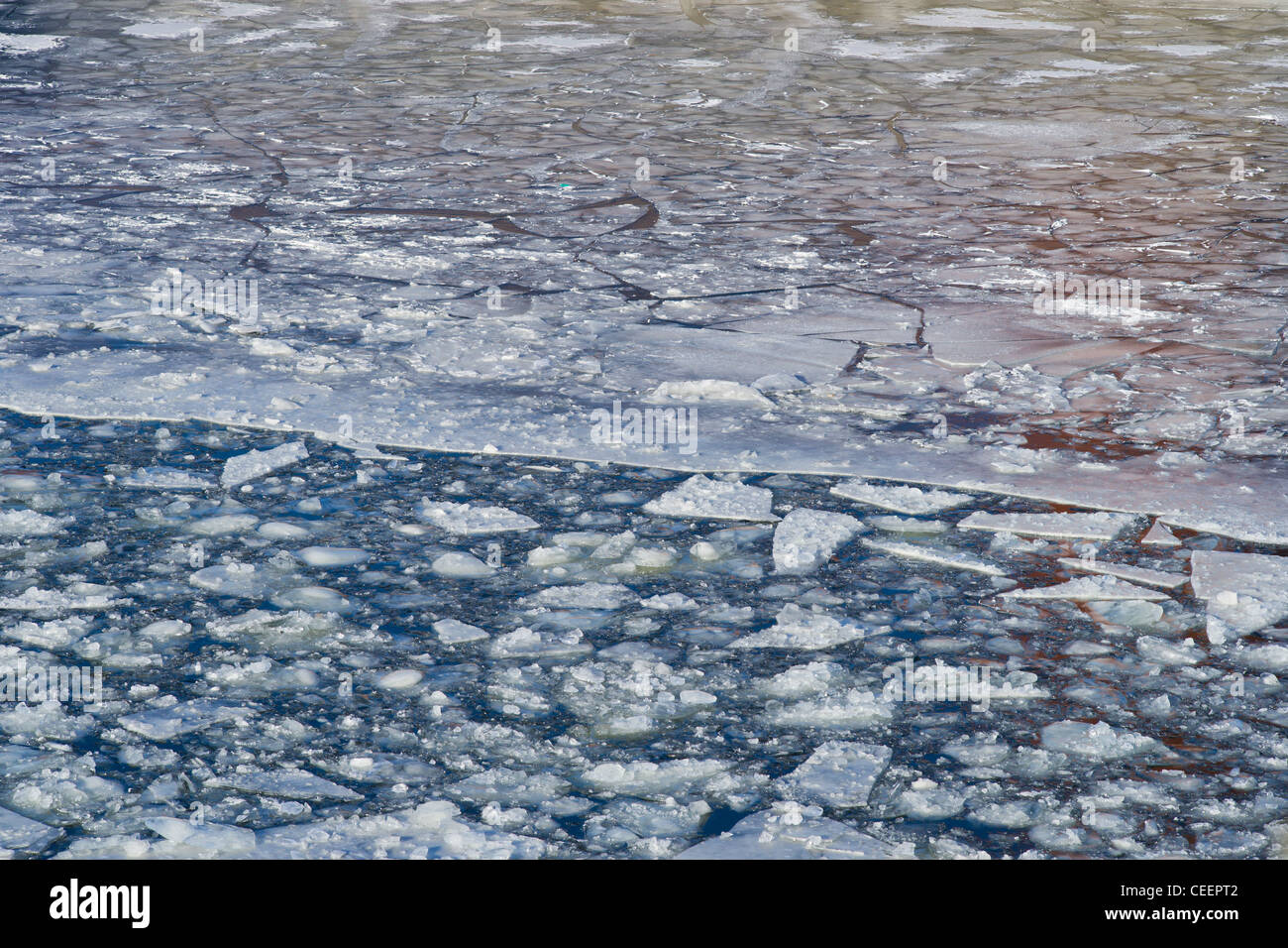 Eis brechen -Fotos und -Bildmaterial in hoher Auflösung – Alamy