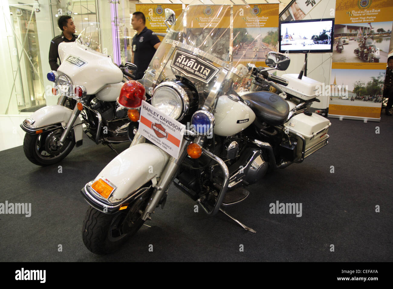 Harley davidson police motorcycle -Fotos und -Bildmaterial in hoher ...
