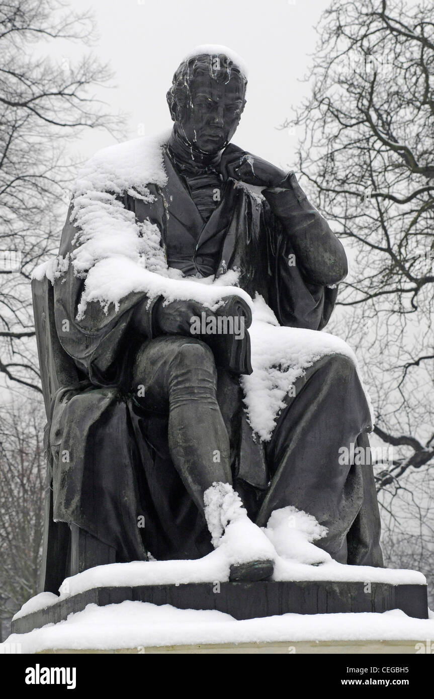 Edward Jenner Statue Stockfotos und -bilder Kaufen - Alamy