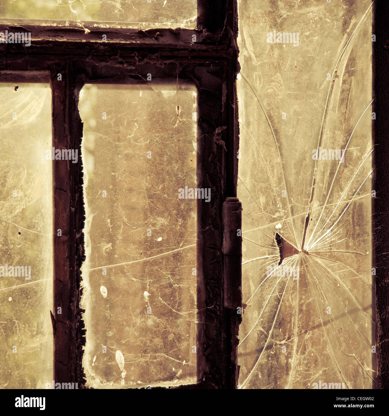 Vandalism Broken Glass Stockfotos und -bilder Kaufen - Alamy