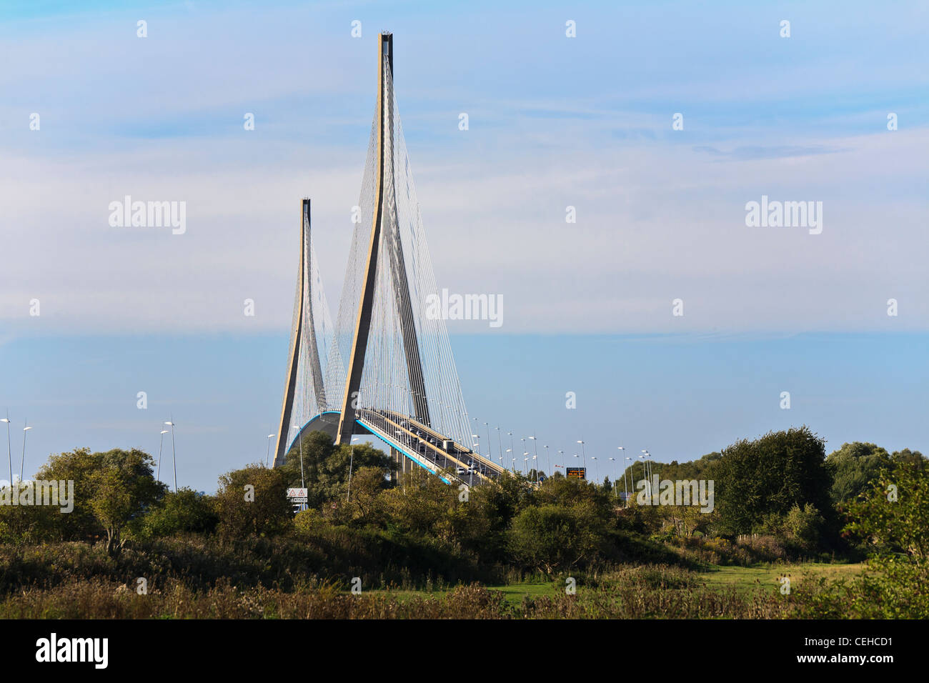 France normandy honfleur bridge -Fotos und -Bildmaterial in hoher ...