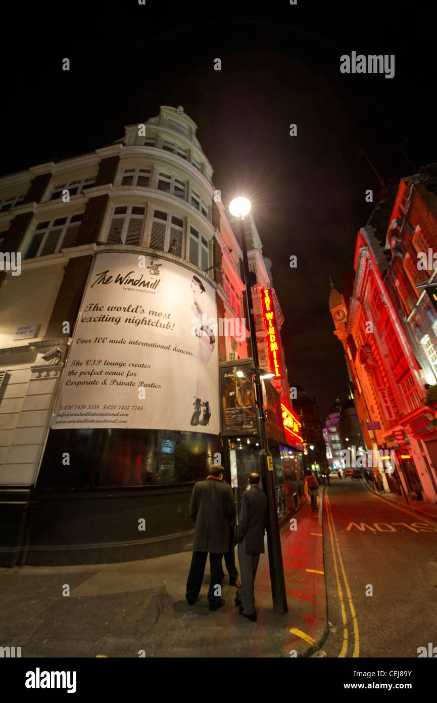 Stripclub soho -Fotos und -Bildmaterial in hoher Auflösung – Alamy