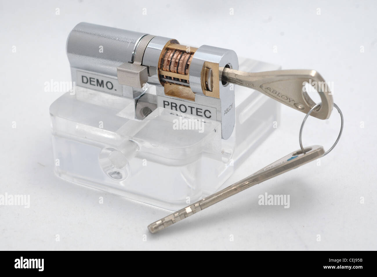 Cutaway lock -Fotos und -Bildmaterial in hoher Auflösung – Alamy