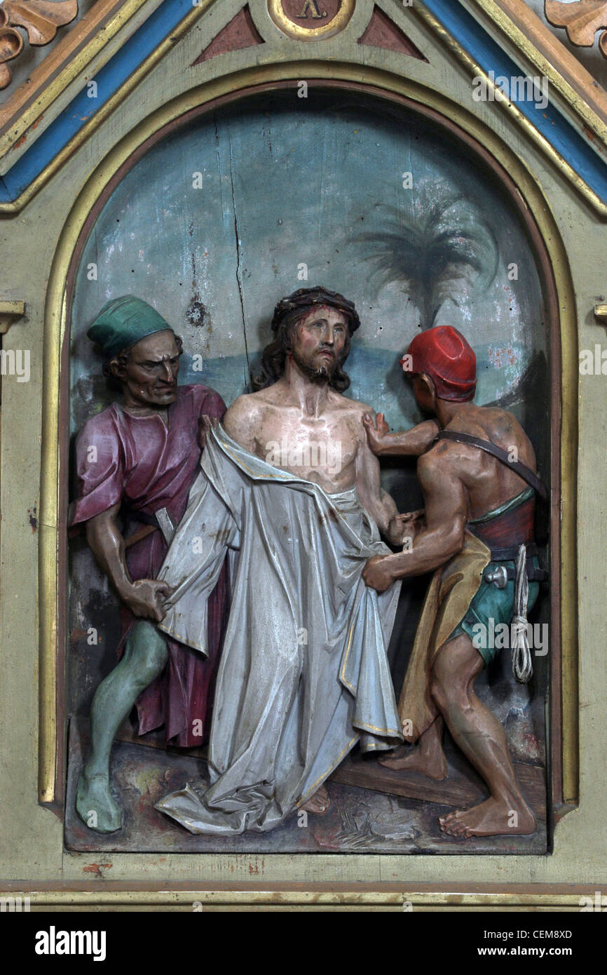 10th Stations Cross Jesus Stripped Stockfotos & 10th Stations Cross Jesus Stripped Bilder - Alamy