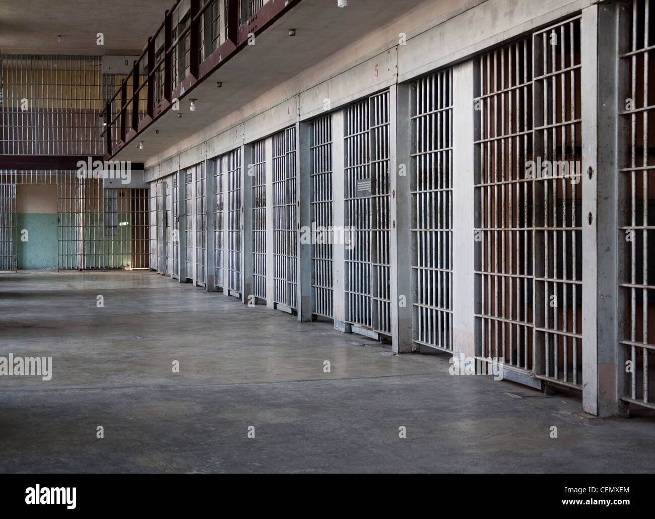 Jail bars -Fotos und -Bildmaterial in hoher Auflösung – Alamy