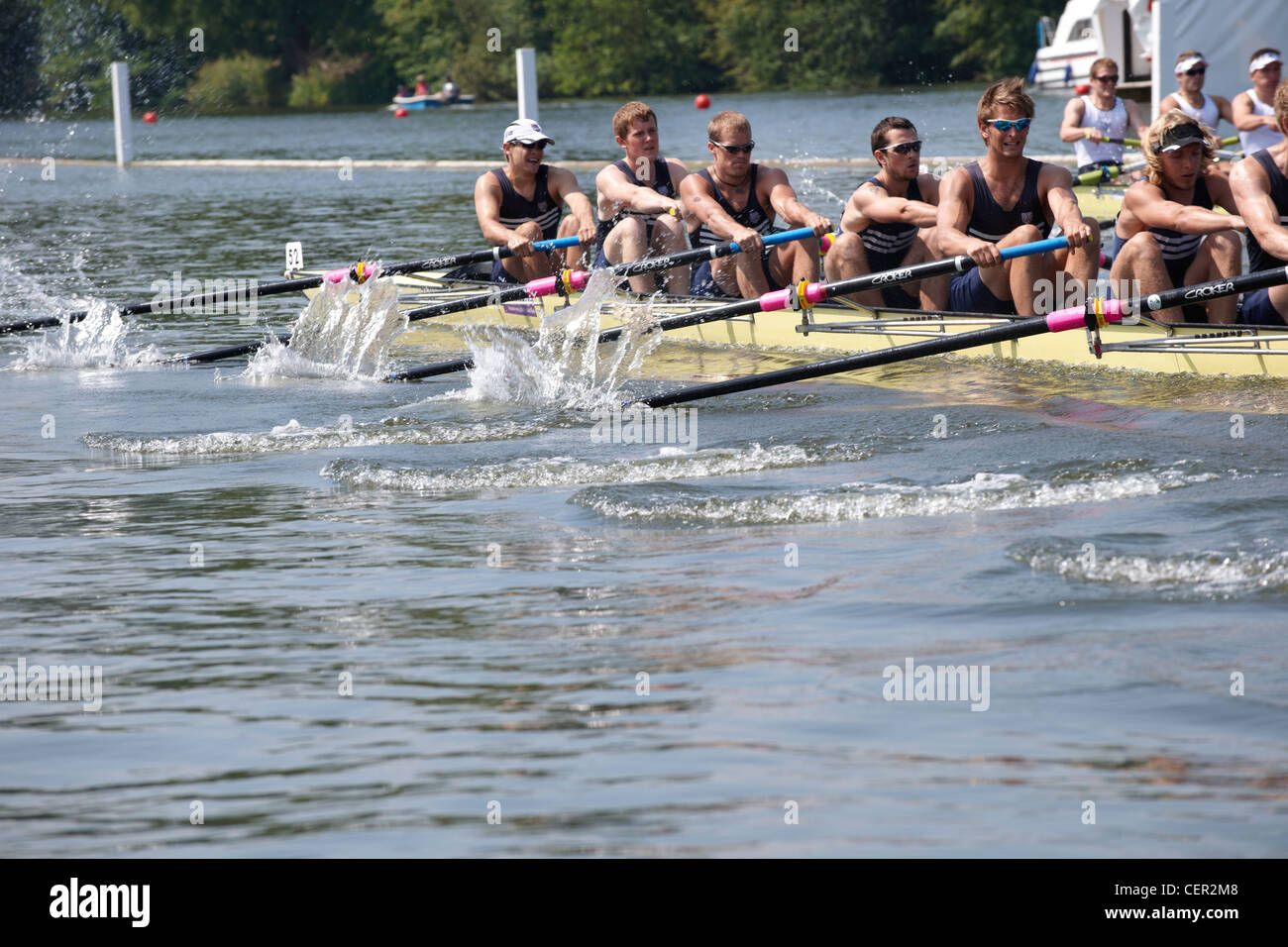 Rennboot achter -Fotos und -Bildmaterial in hoher Auflösung – Alamy