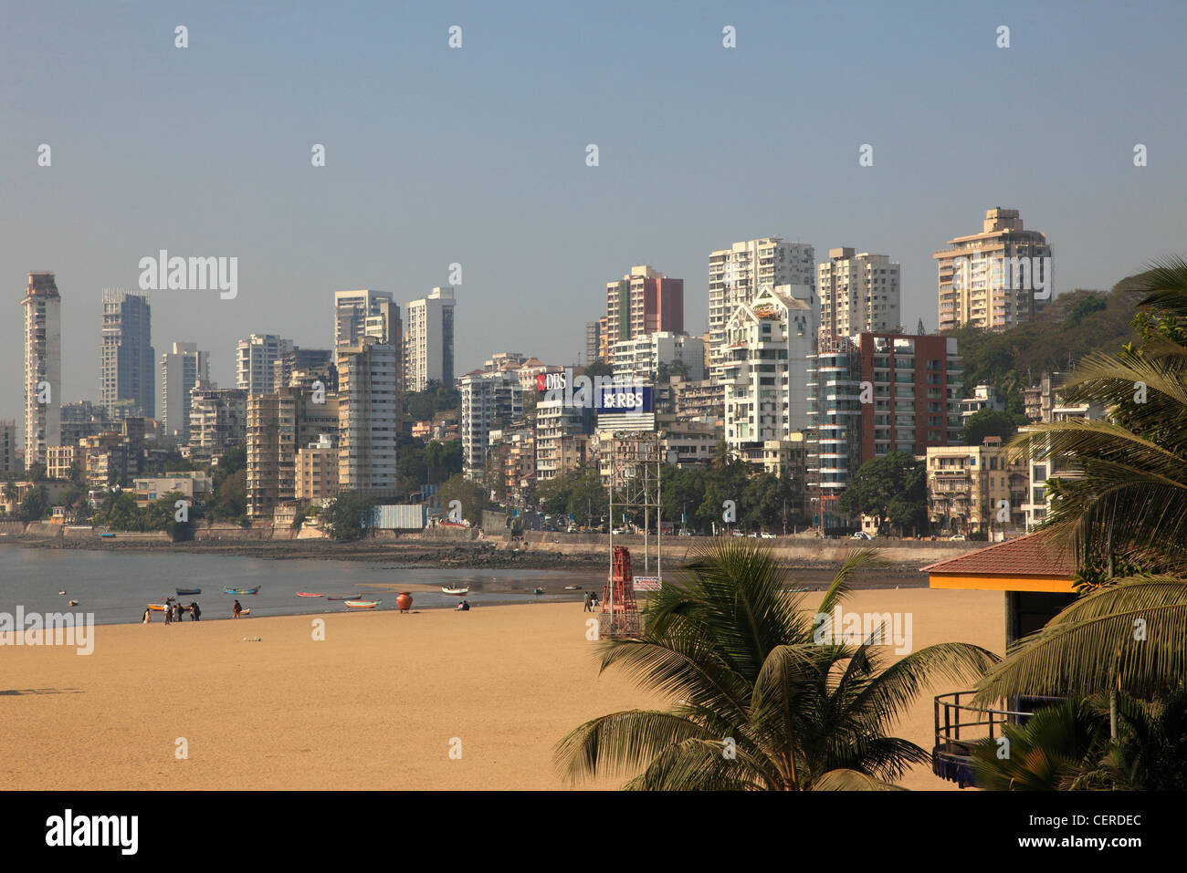 Maharashtra, Indien, Mumbai, Skyline von Malabar Hill, Chowpatty Beach ...