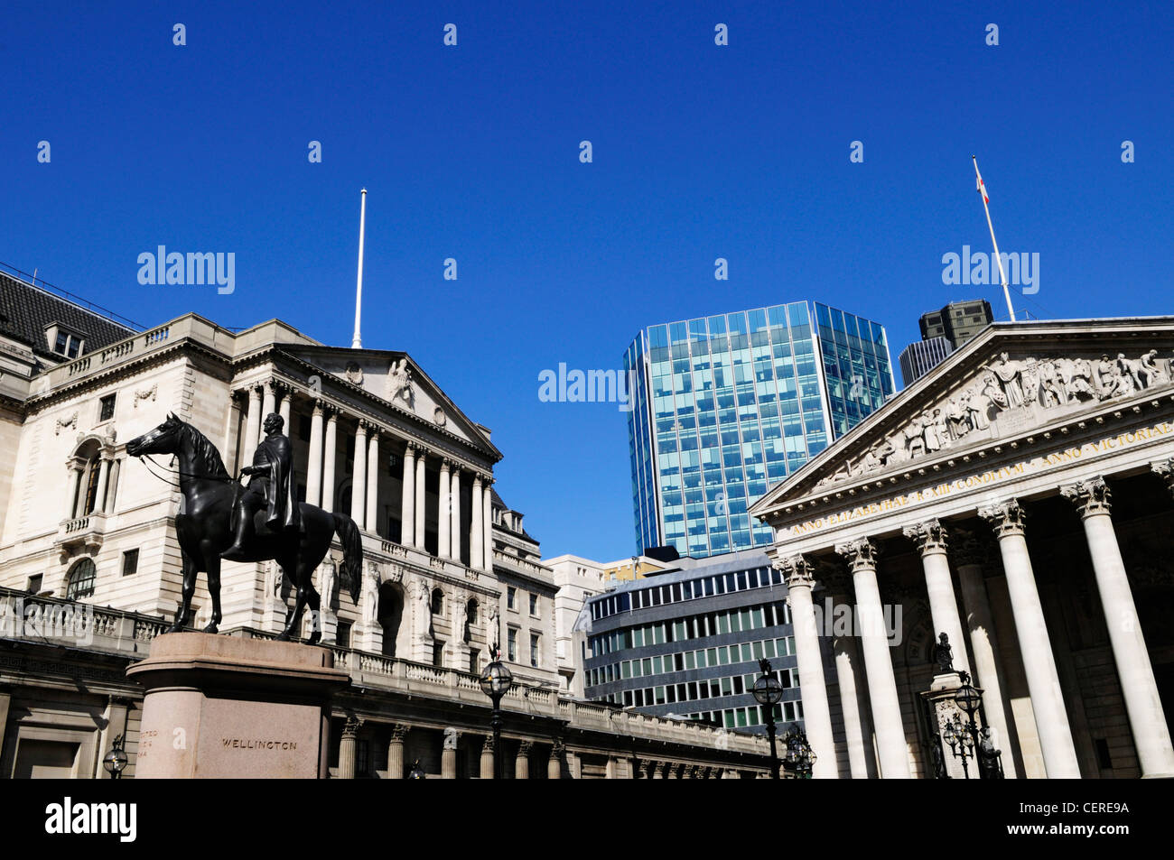 Bank von england statue -Fotos und -Bildmaterial in hoher Auflösung – Alamy