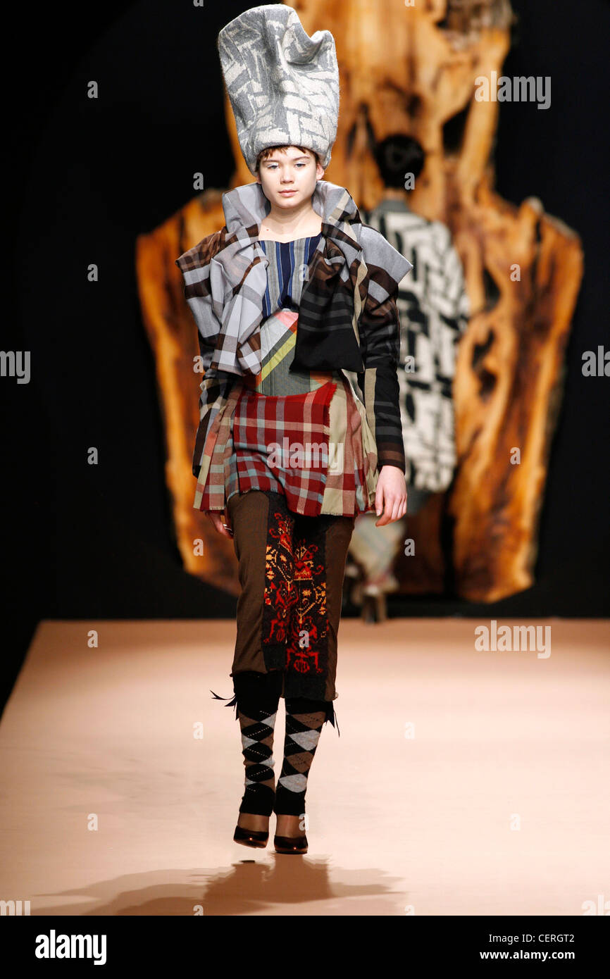 Vivienne westwood hosen -Fotos und -Bildmaterial in hoher Auflösung – Alamy