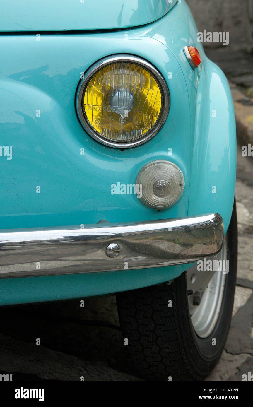 Old blue fiat 500 car -Fotos und -Bildmaterial in hoher Auflösung – Alamy