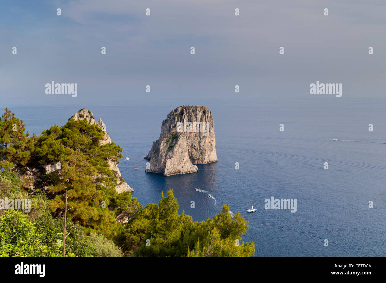 Faraglioni Felsen Formationen Insel Capri Italien Stockfotografie - Alamy
