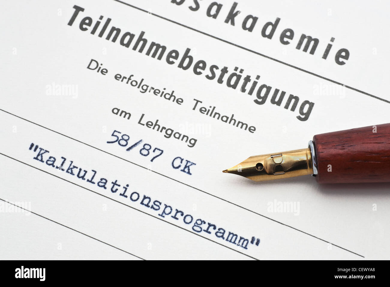 Detail-Foto einer Bestätigung der Teilnahme an einem Berechnung ...