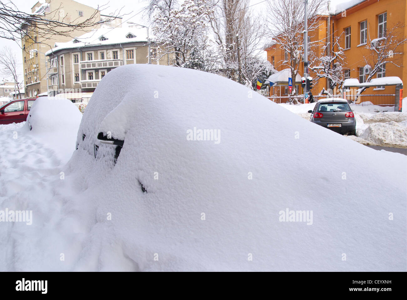 Snow cars -Fotos und -Bildmaterial in hoher Auflösung – Alamy