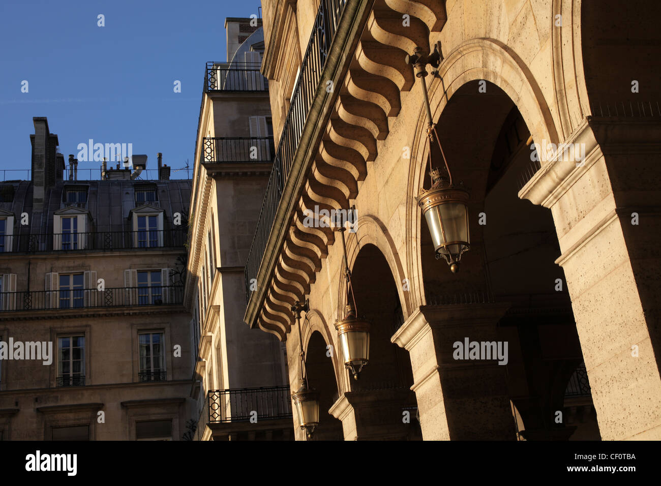 Rue des pyramides paris -Fotos und -Bildmaterial in hoher Auflösung – Alamy
