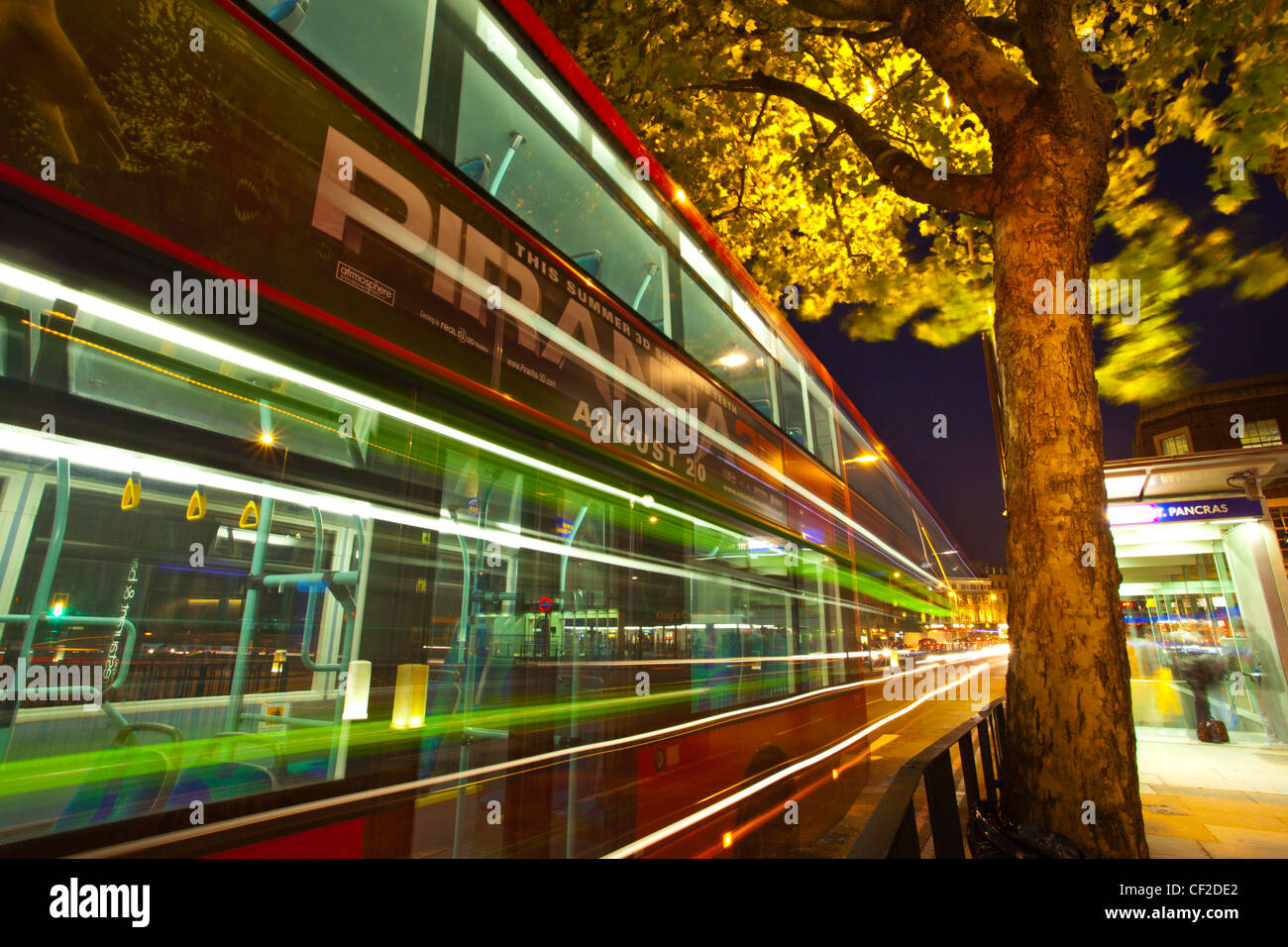 Kings cross bus -Fotos und -Bildmaterial in hoher Auflösung – Alamy