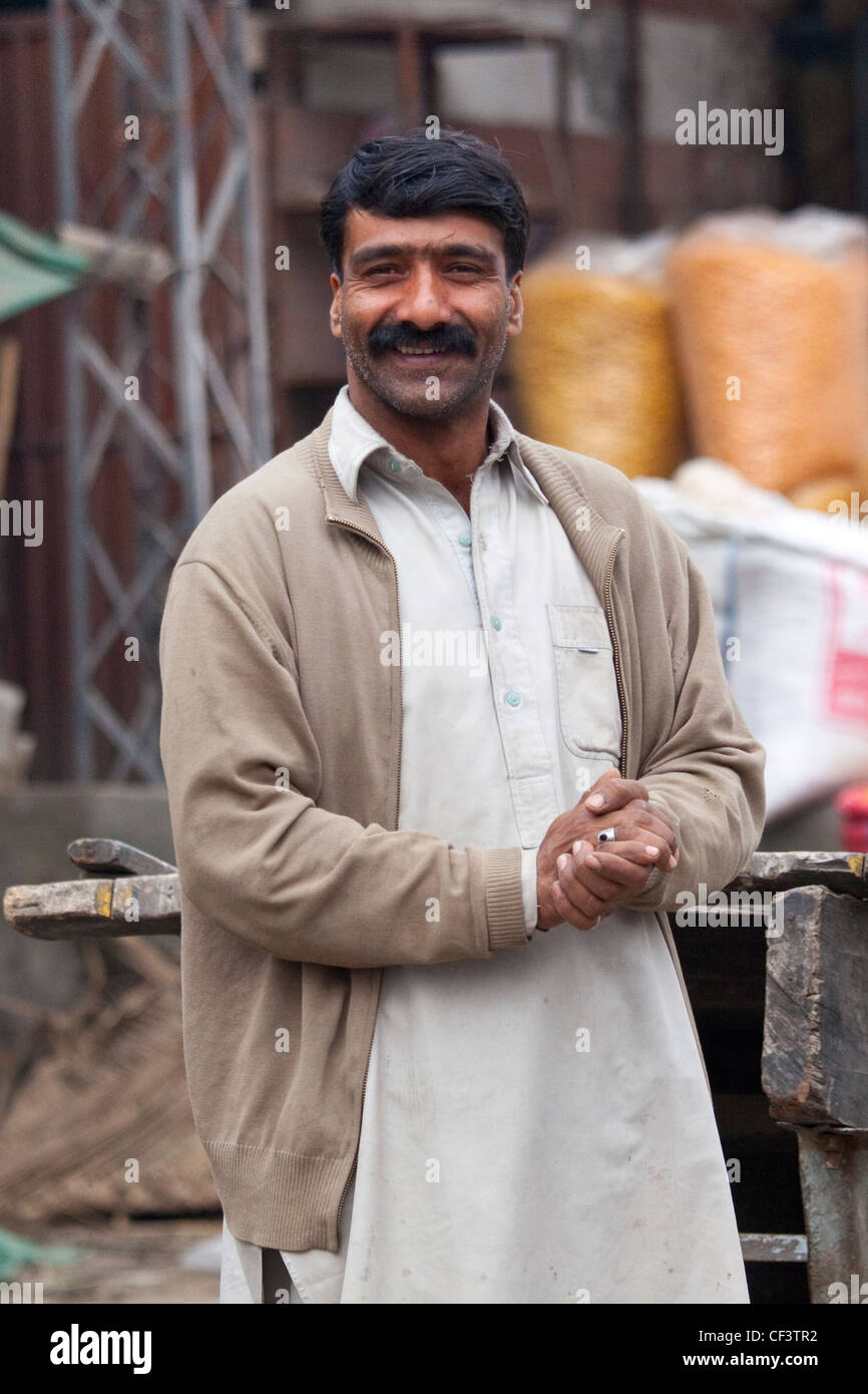 Pakistani man -Fotos und -Bildmaterial in hoher Auflösung – Alamy