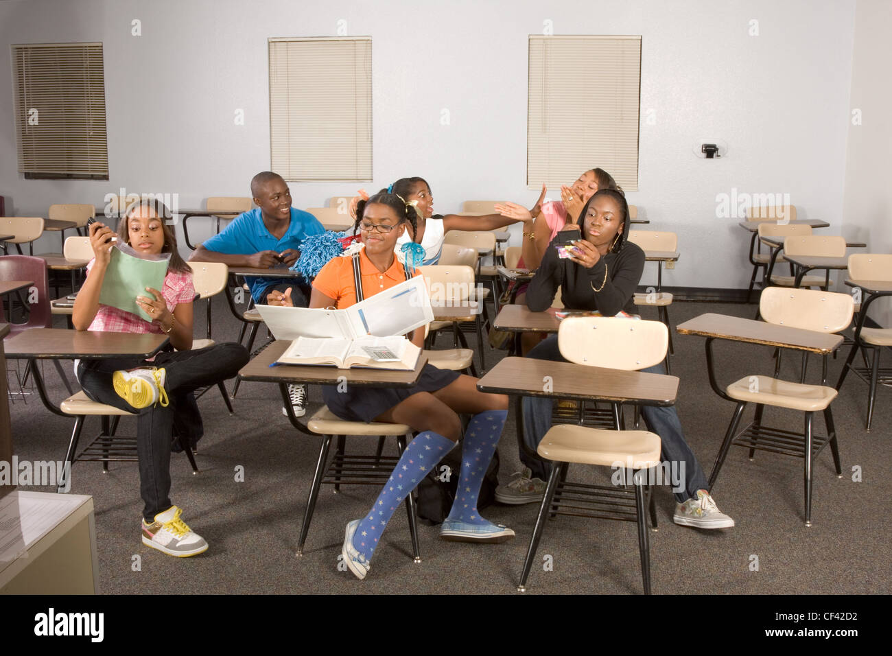 Classroom chaos -Fotos und -Bildmaterial in hoher Auflösung – Alamy
