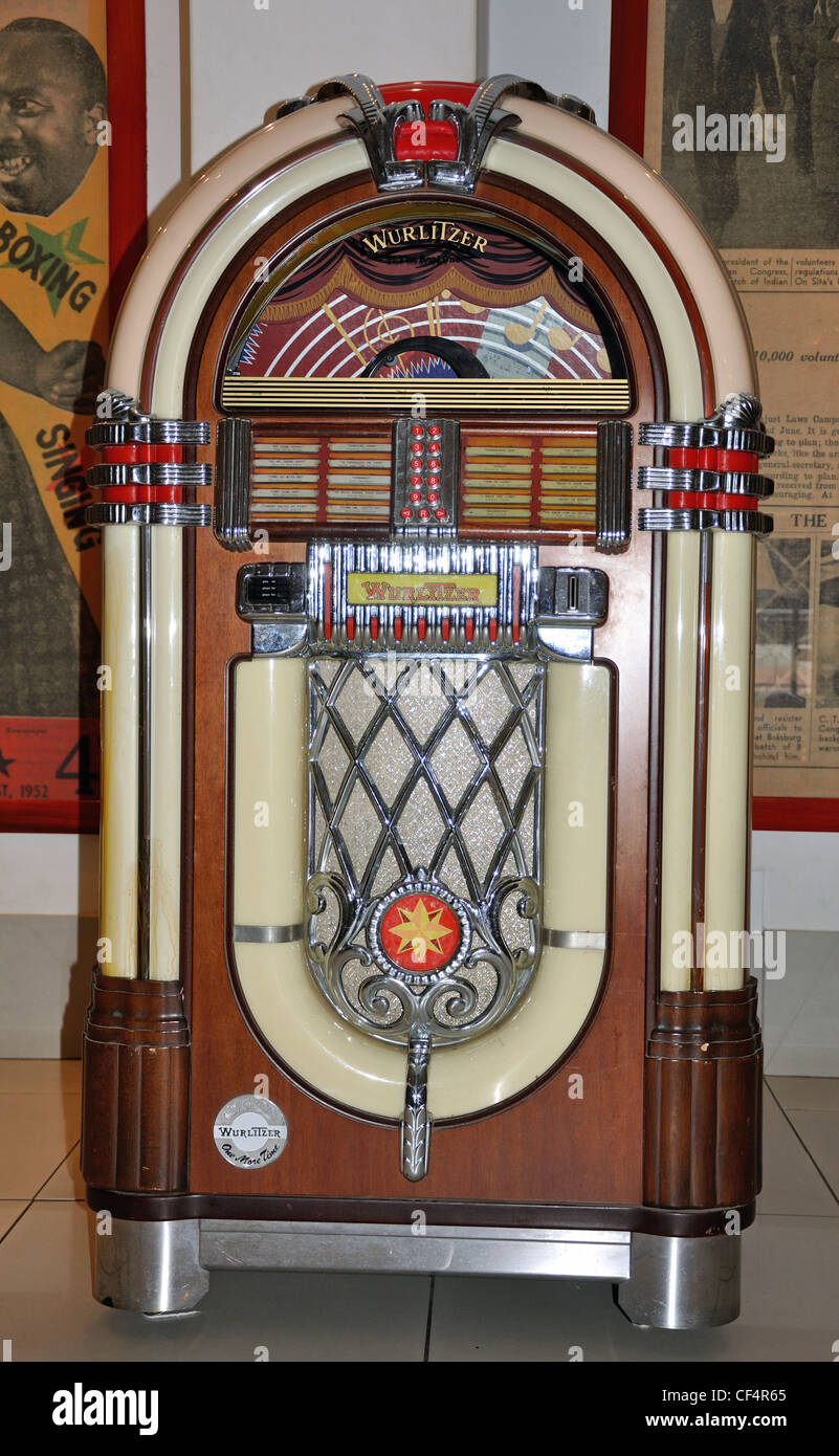 Musikbox wurlitzer -Fotos und -Bildmaterial in hoher Auflösung – Alamy
