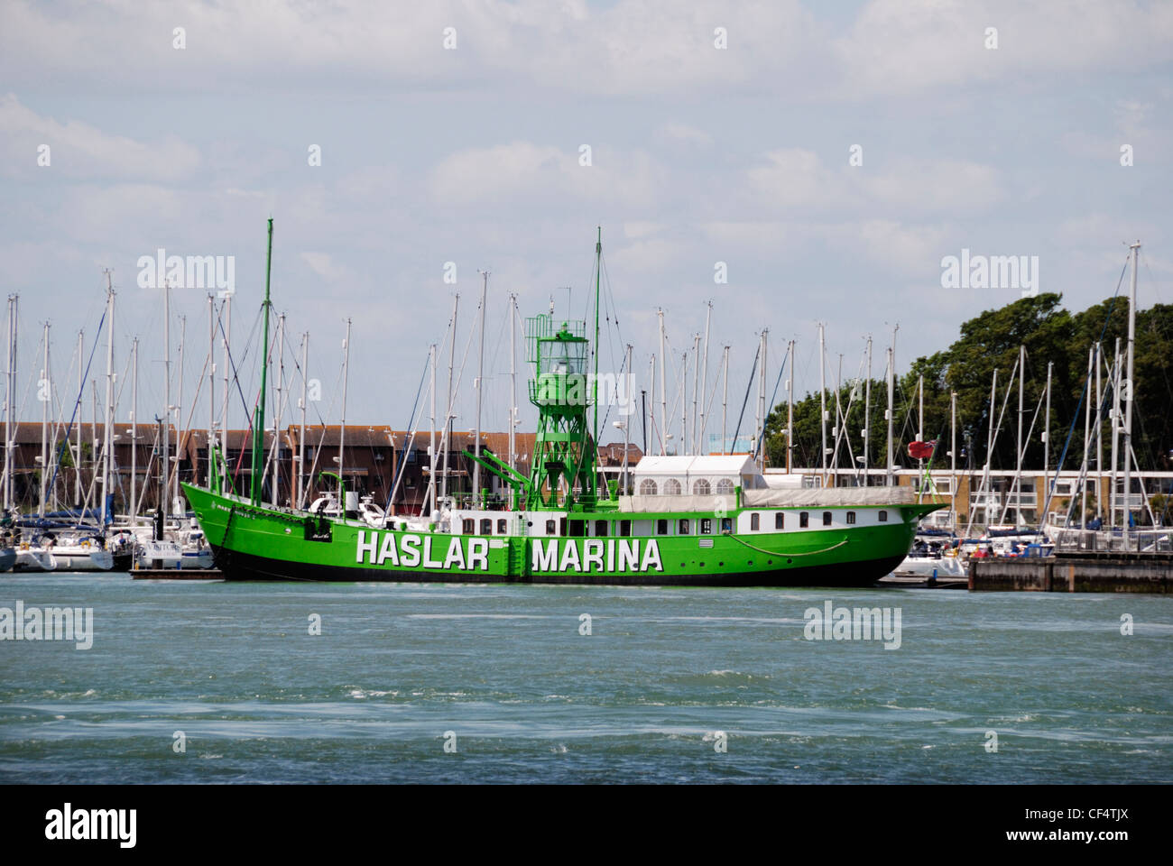 Mary Mouse II Feuerschiff im Haslar Marina, Portsmouth Harbour. Das ... Mary Mouse II Feuerschiff im Haslar Marina, Portsmouth Harbour. Das ...