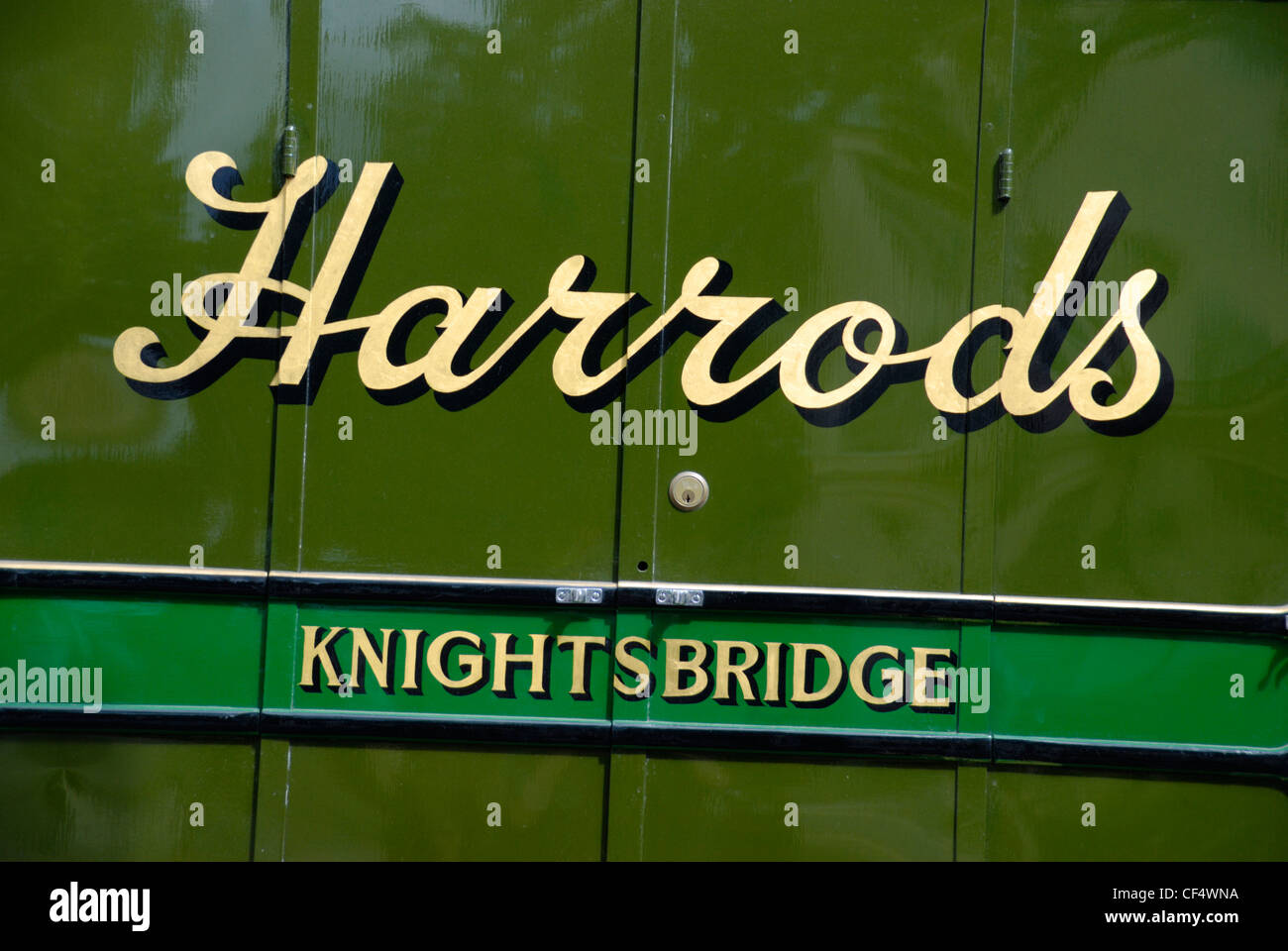 Harrods Old Logo Harrods | Hand Towels, Buckingham Palace, Buckingham