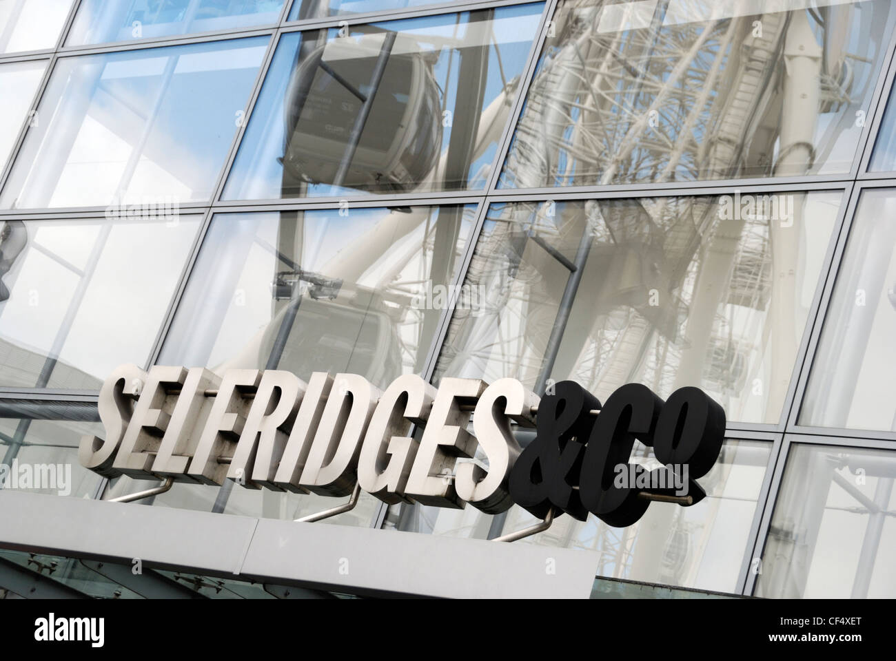 Wheel of Manchester wider in Selfridges-Kaufhaus in Exchange Square ...
