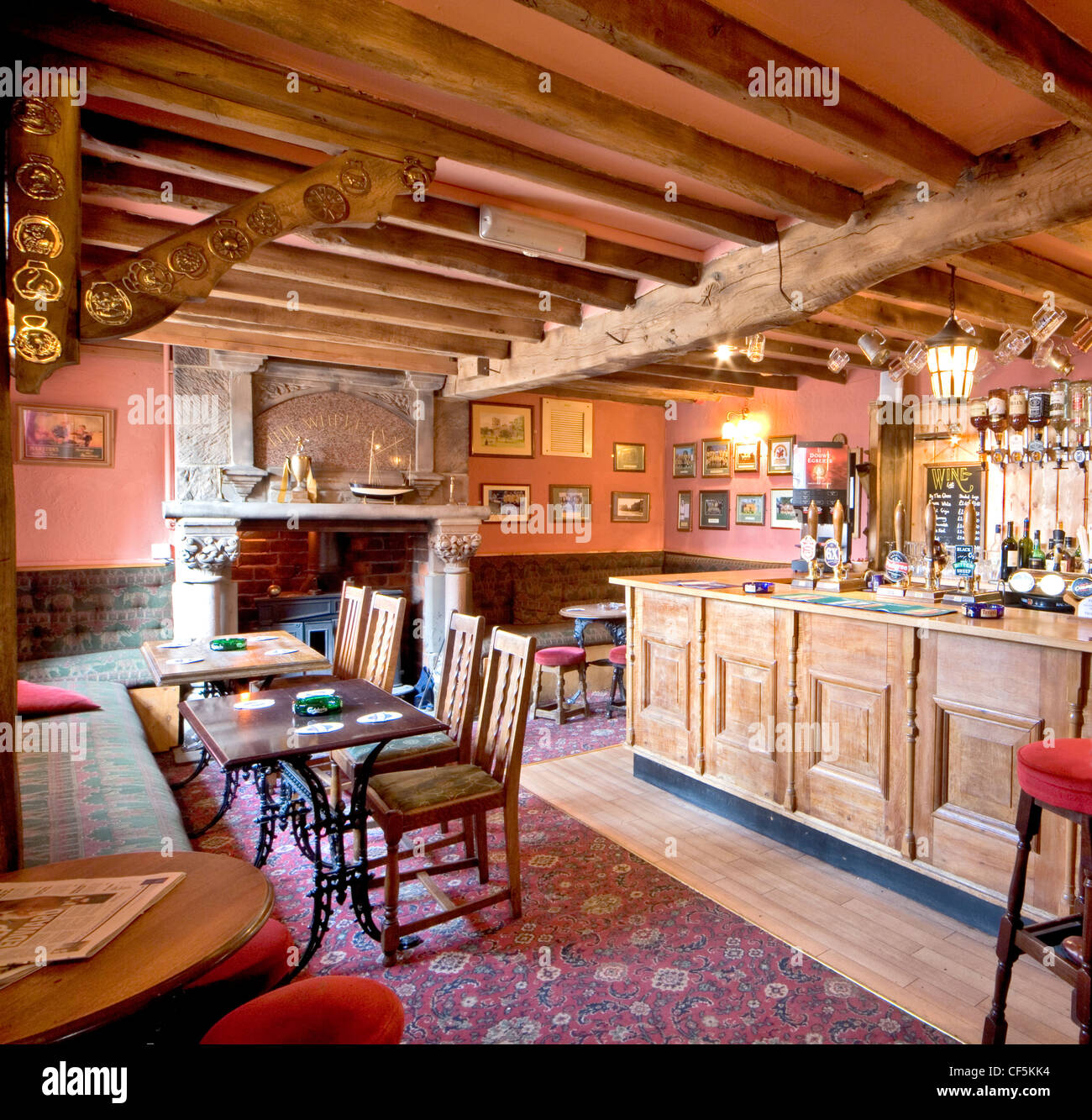 Pub britisches interieur -Fotos und -Bildmaterial in hoher Auflösung ...
