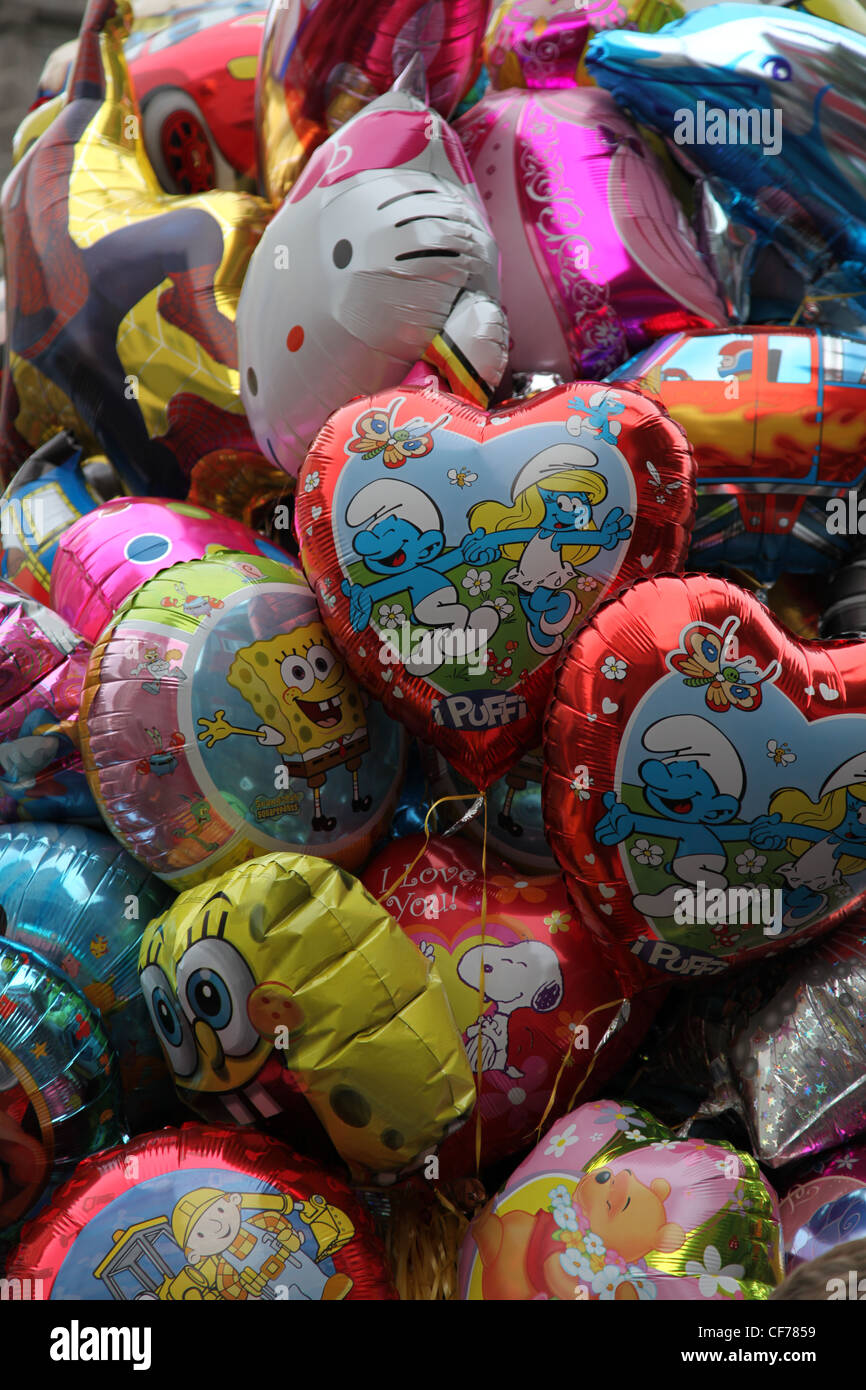 Bunte Luftballons, bunte Luftballons Stockfotografie - Alamy