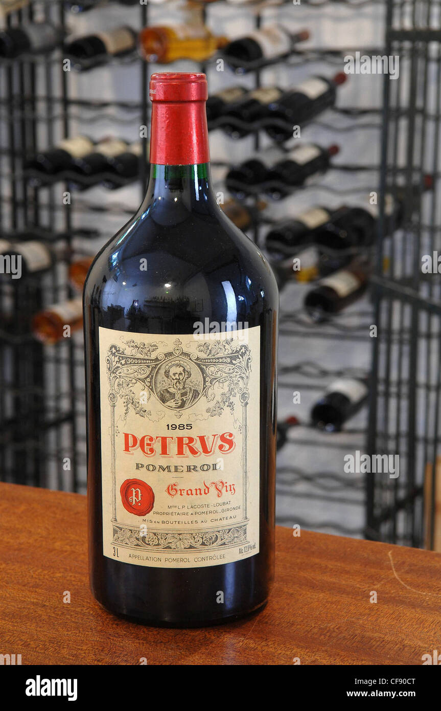 Chateau petrus label -Fotos und -Bildmaterial in hoher Auflösung – Alamy