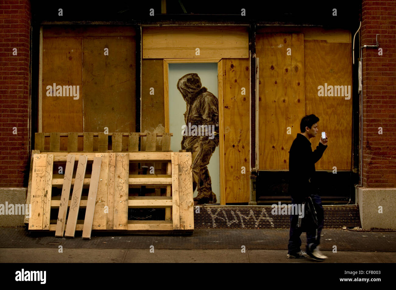 Lackierte barrikade -Fotos und -Bildmaterial in hoher Auflösung – Alamy