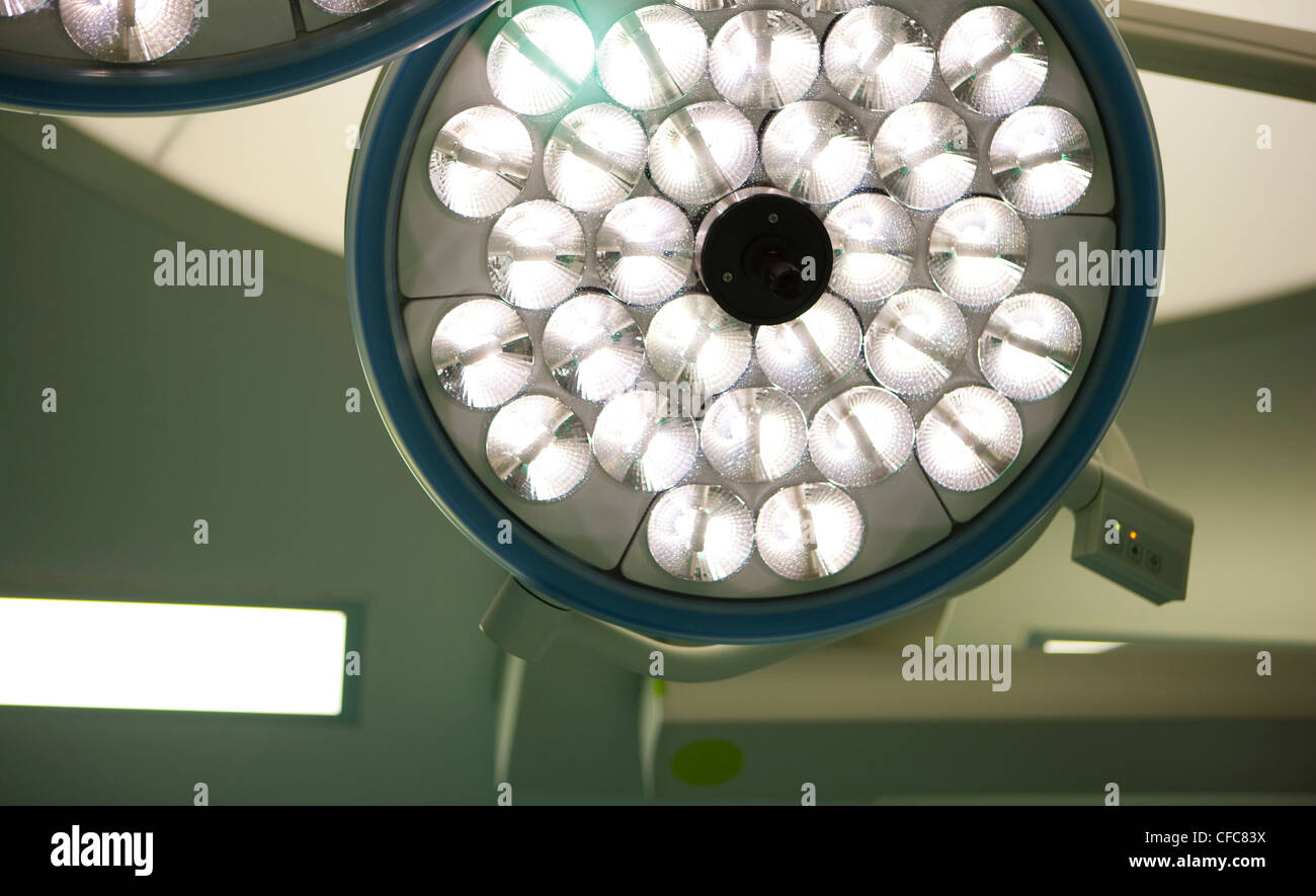 Surgical lamp -Fotos und -Bildmaterial in hoher Auflösung – Alamy