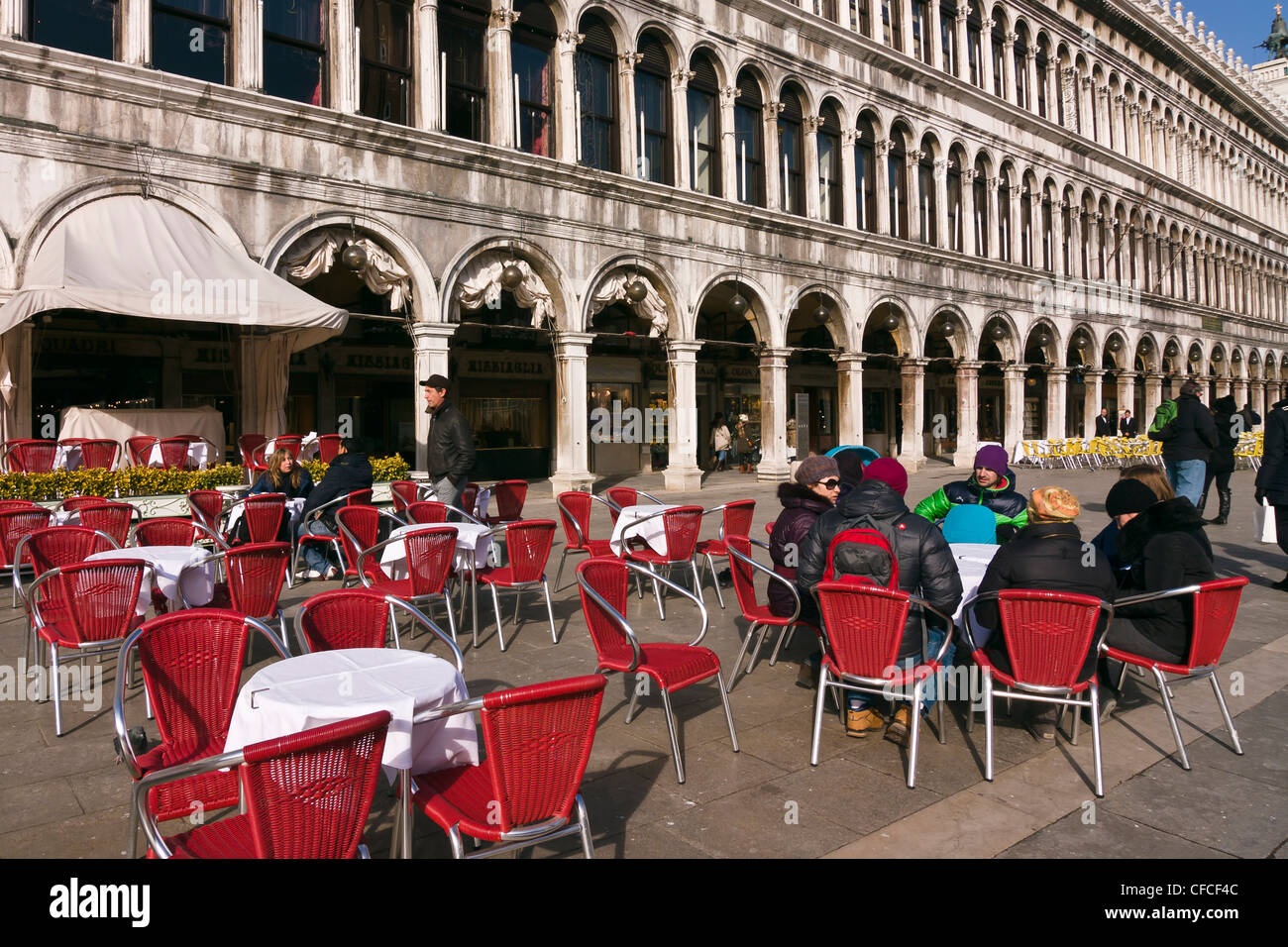Café quadri -Fotos und -Bildmaterial in hoher Auflösung – Alamy