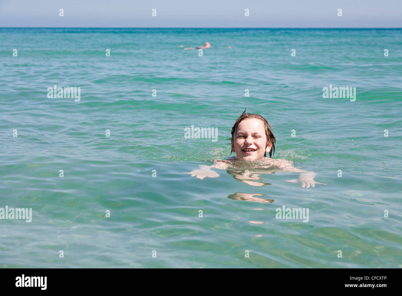 Junge badend Stockfotos und -bilder Kaufen - Alamy