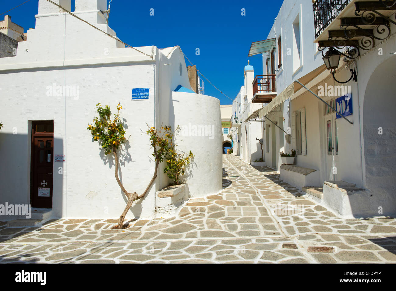 Parikia hora paros island cyclades -Fotos und -Bildmaterial in hoher ...