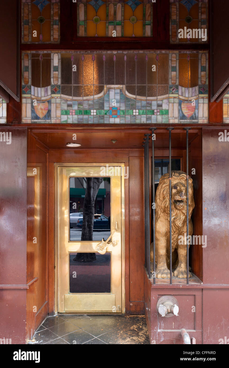 Goldener löwe -Fotos und -Bildmaterial in hoher Auflösung – Alamy