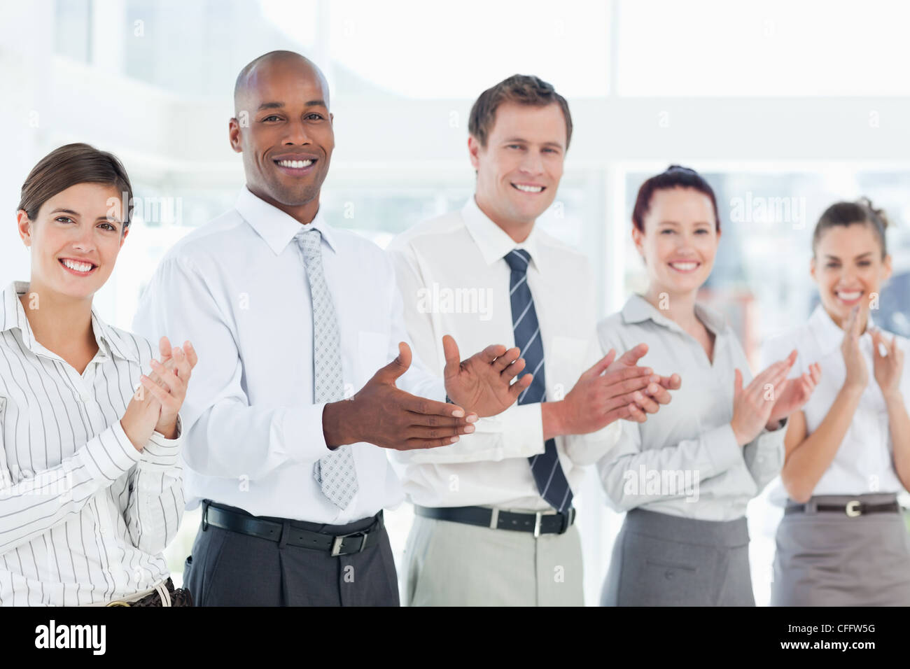 Applause business -Fotos und -Bildmaterial in hoher Auflösung – Alamy