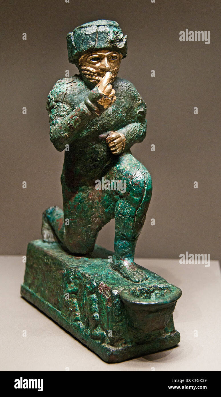 Kniende statuette Stockfotos und -bilder Kaufen - Alamy