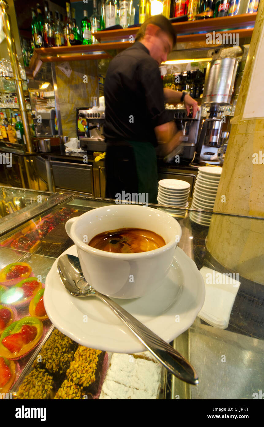 Coffee italy -Fotos und -Bildmaterial in hoher Auflösung – Alamy