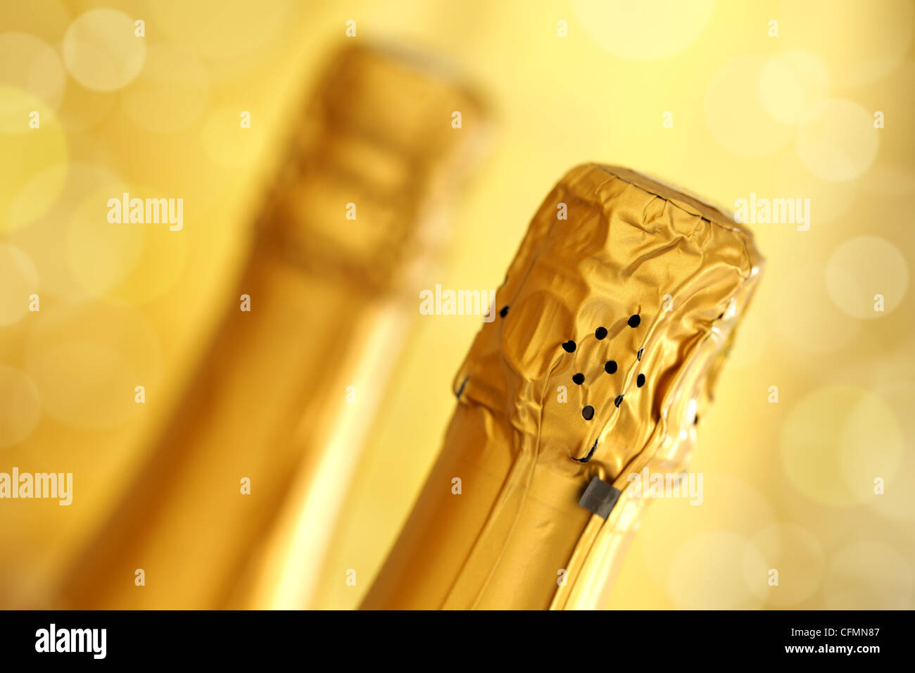 Flasche wein champagner -Fotos und -Bildmaterial in hoher Auflösung – Alamy