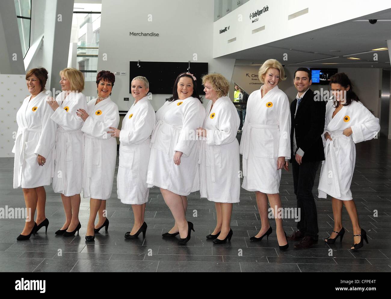 Die Kalender-Girls-Bühnenshow mit Ruth Madoc, Gwen Taylor, Diana Moran ...