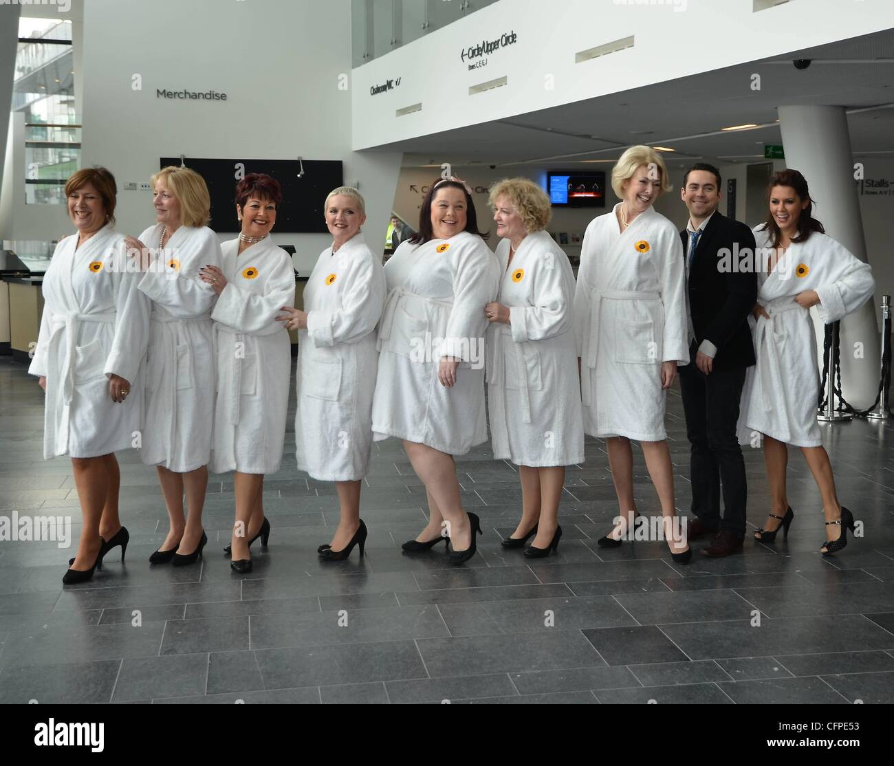 Die Kalender-Girls-Bühnenshow mit Ruth Madoc, Gwen Taylor, Diana Moran ...