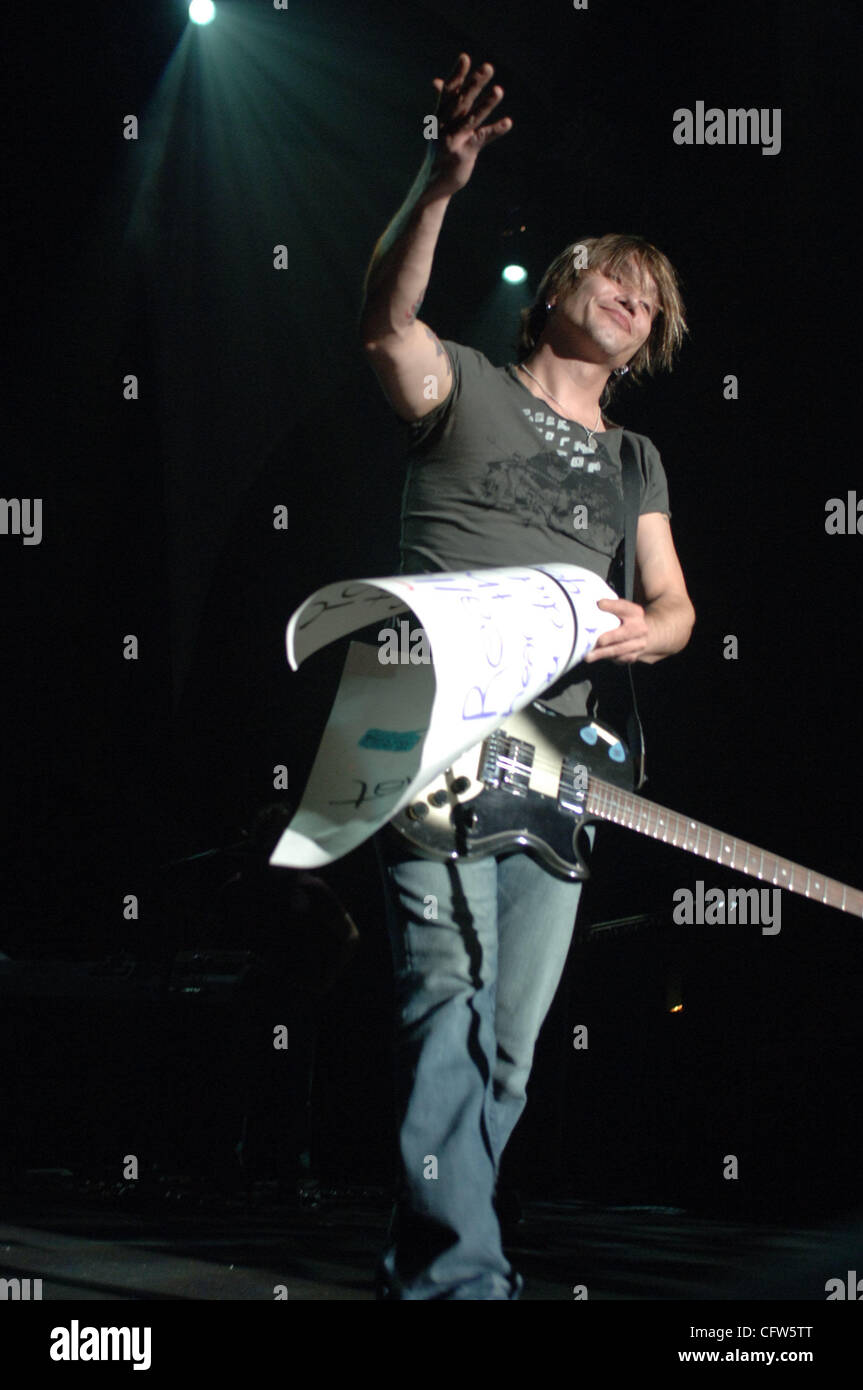 Robby takac bassist -Fotos und -Bildmaterial in hoher Auflösung – Alamy