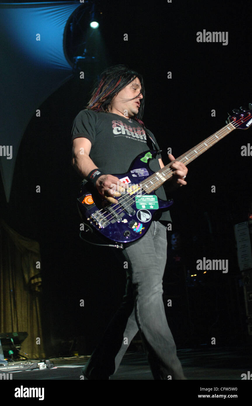 Robby takac bassist -Fotos und -Bildmaterial in hoher Auflösung – Alamy