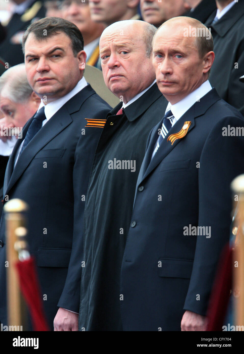 (l-R) Vladimir Putin, Mikhail Fradkov und Russische Verteidigung ...